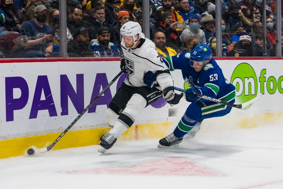 WATCH: Canucks fans deliver standing ovation for Alex Edler in return ...