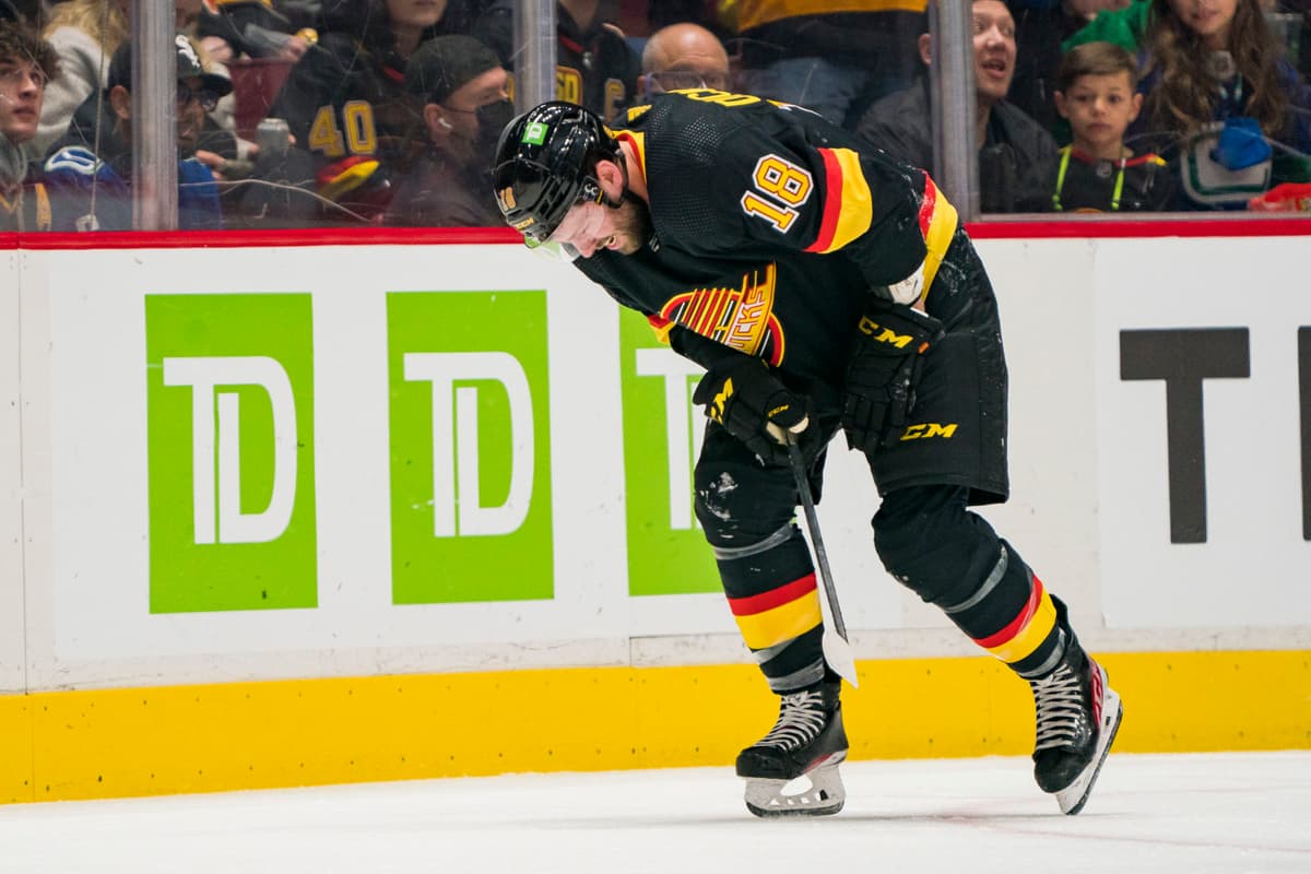 The Jason Dickinson saga in Vancouver was peculiar and forgettable