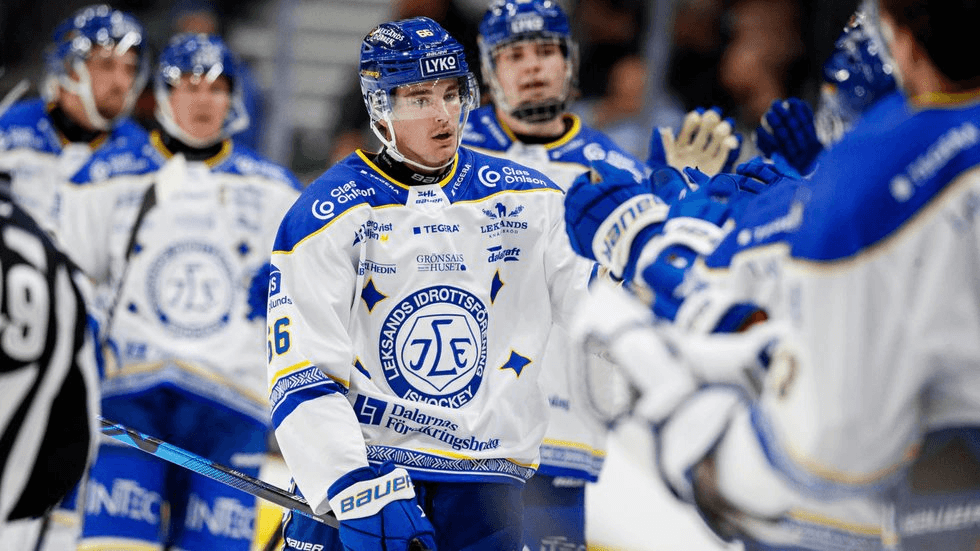 Canucks sign Swedish forward Nils Aman to entry-level contract