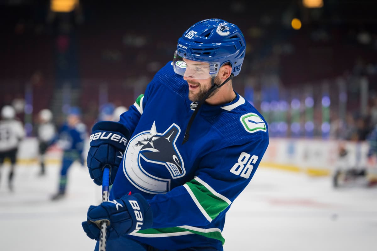 Canucks’ Christian Wolanin wins AHL’s top defenceman award