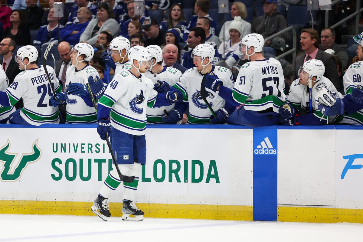 The Stanchies: Elias Pettersson completes chase for 100 in Canucks win