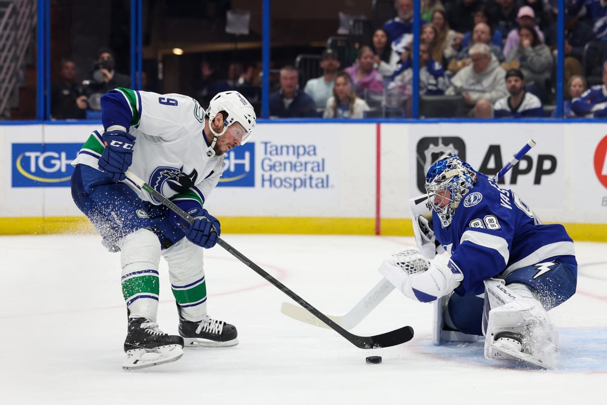 NHL odds, betting preview (Oct. 15): Canucks vs. Lightning predictions