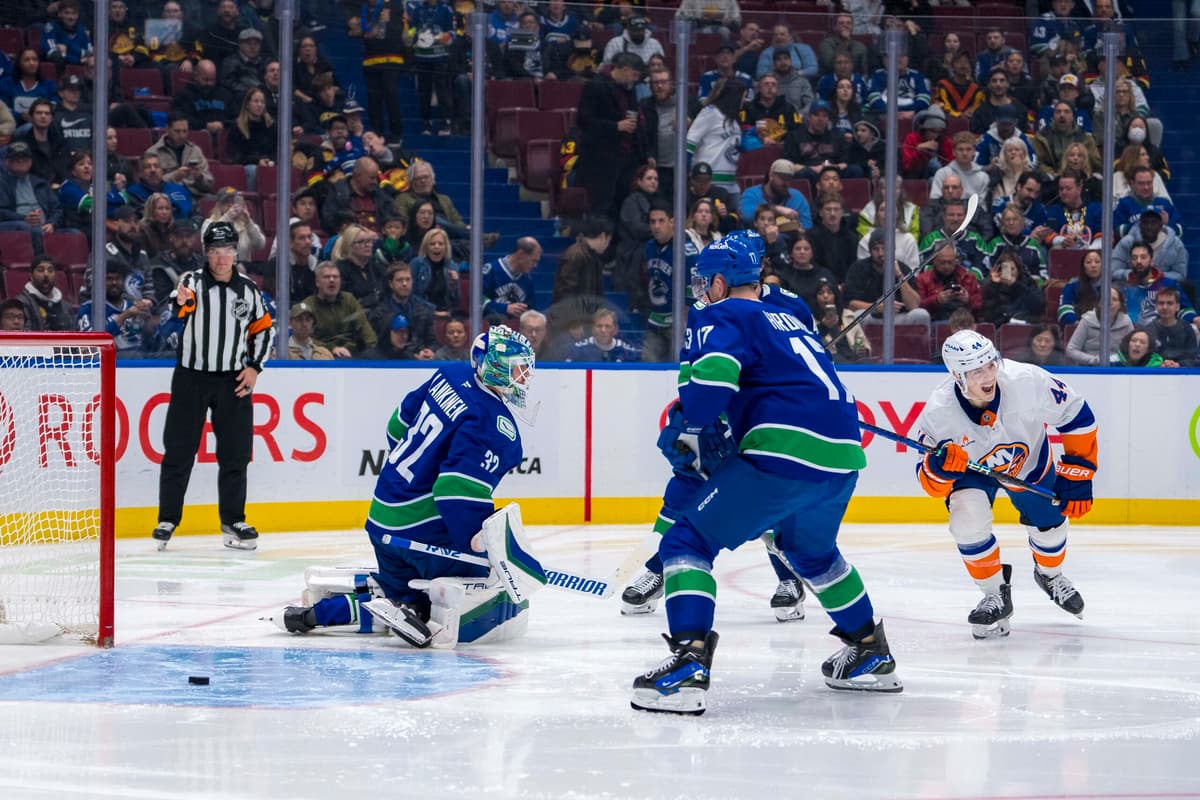 What is the worst date in Canucks regular season history?