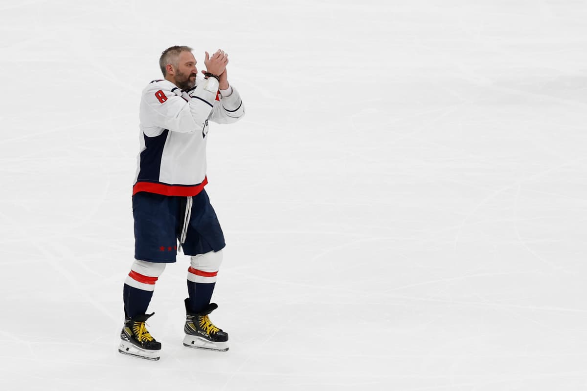 NHL Notebook: Alexander Ovechkin breaks Wayne Gretzky’s NHL goal ...