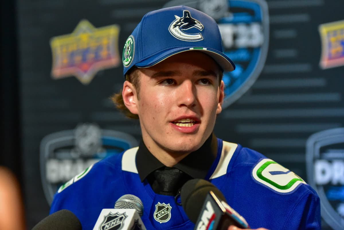 Daniel Gee: Breaking down new Canucks prospect Braeden Cootes’ game ...