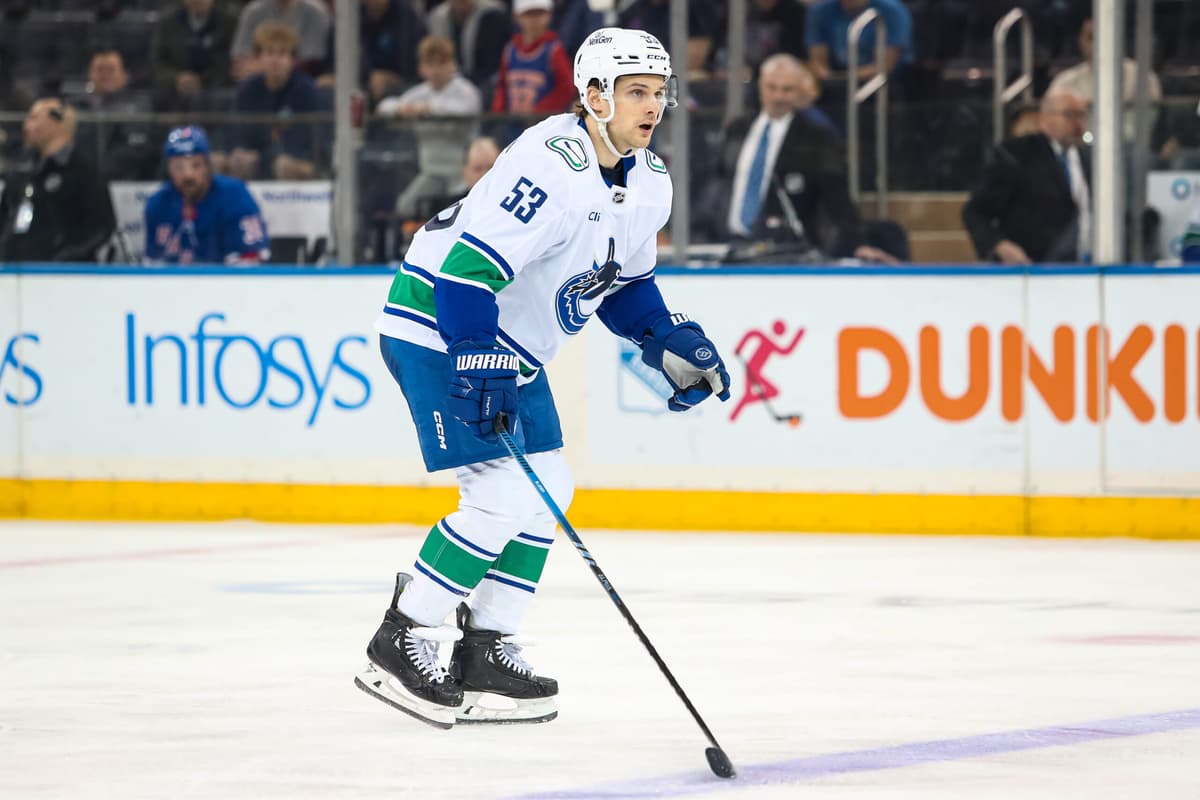 Canucks’ Blueger 6th-ranked centre on Daily Faceoff’s Top 50 UFA list
