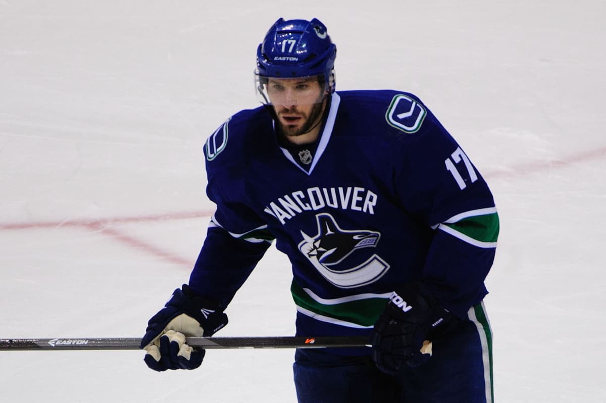 Former Canuck Ryan Kesler charged with two counts of criminal sexual ...