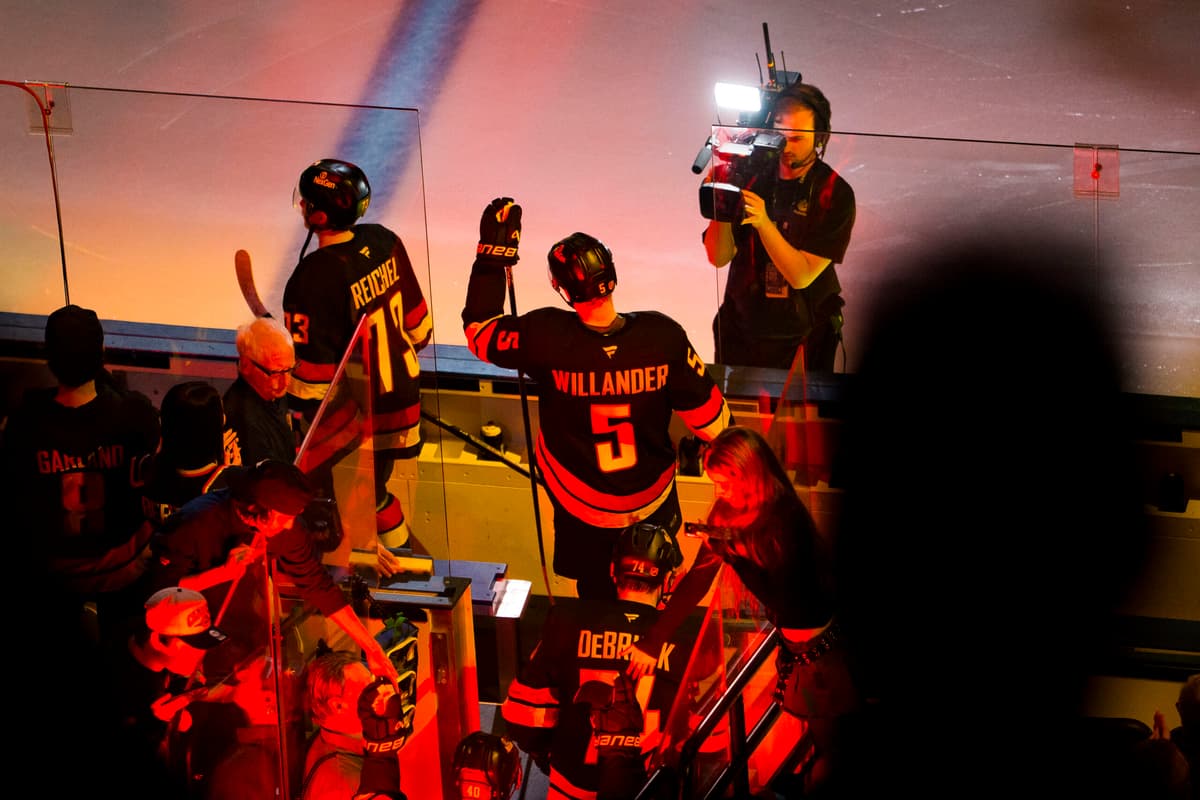 Tom Willander impressing Canucks coaching staff with his quick learning ...