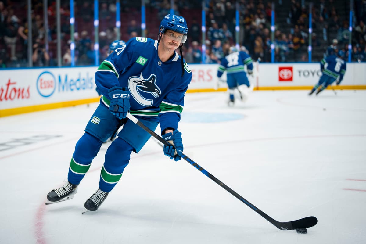 Canucks assign MacKenzie MacEachern to AHL Abbotsford