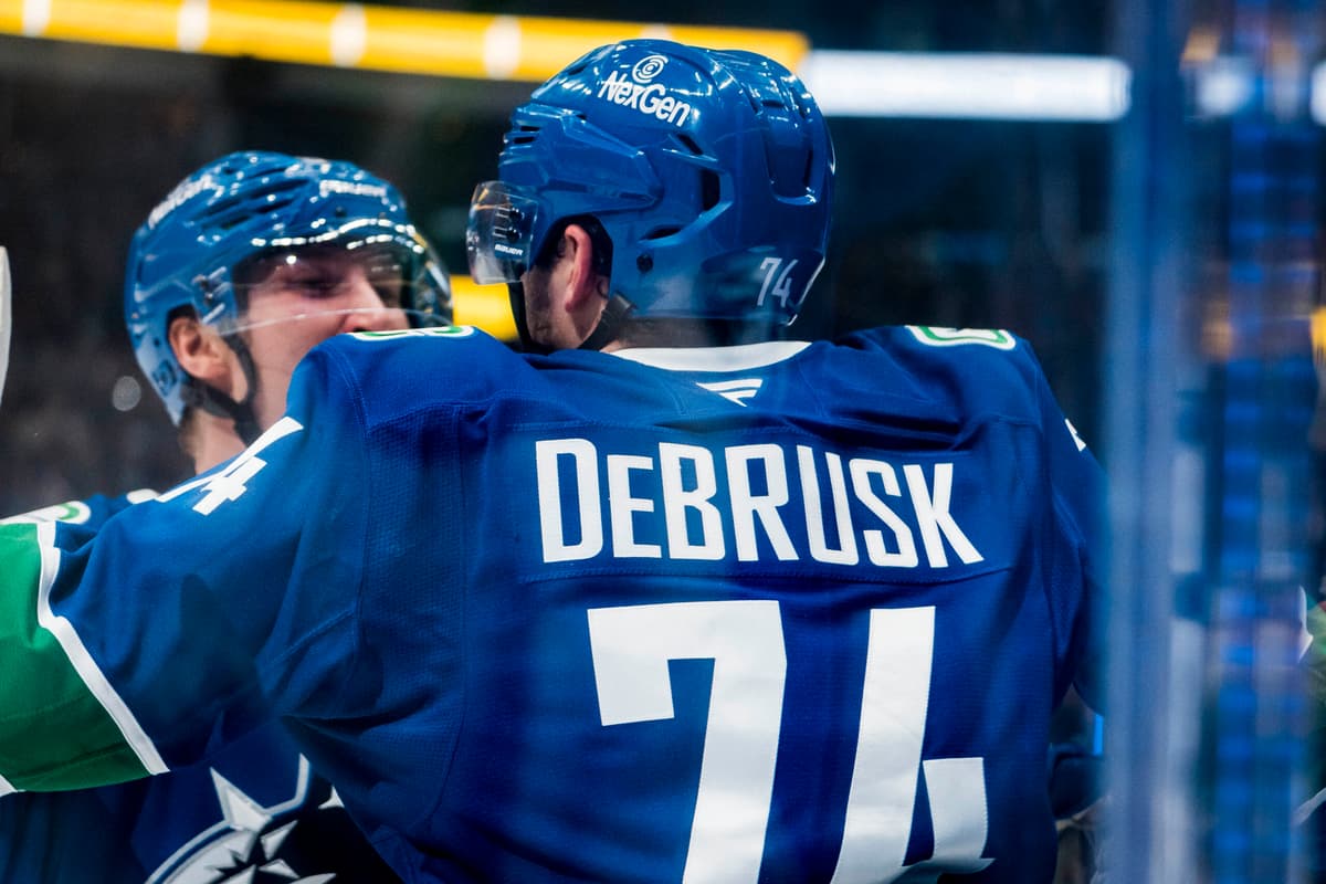 Canucks: Höglander and Räty scratched for DeBrusk and Kampf vs. Flyers
